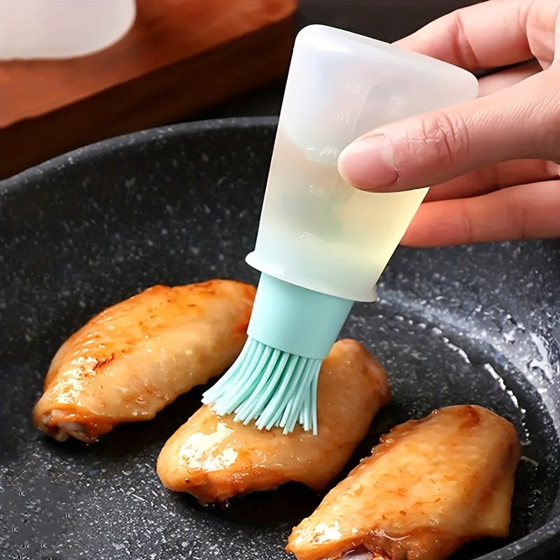 Silicone Oil Brush with Integrated Bottle
